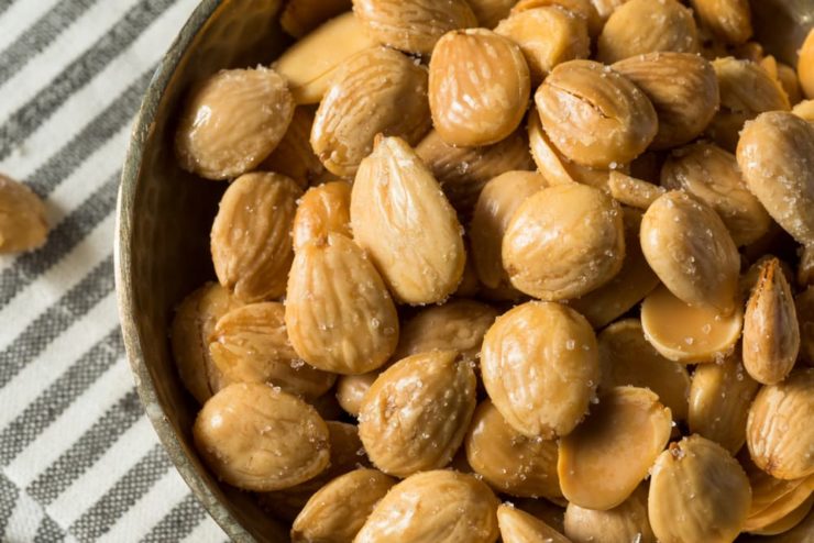 Almond Trees Care, Planting & Growing Tips | Horticulture.co.uk